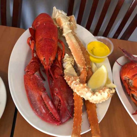 Seafood Restaurant in Western NY | 2 Forks Up